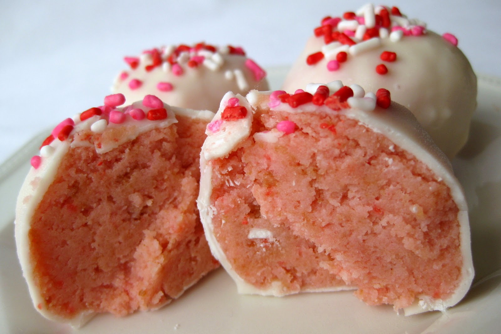 In the Long kitchen: Cake Balls