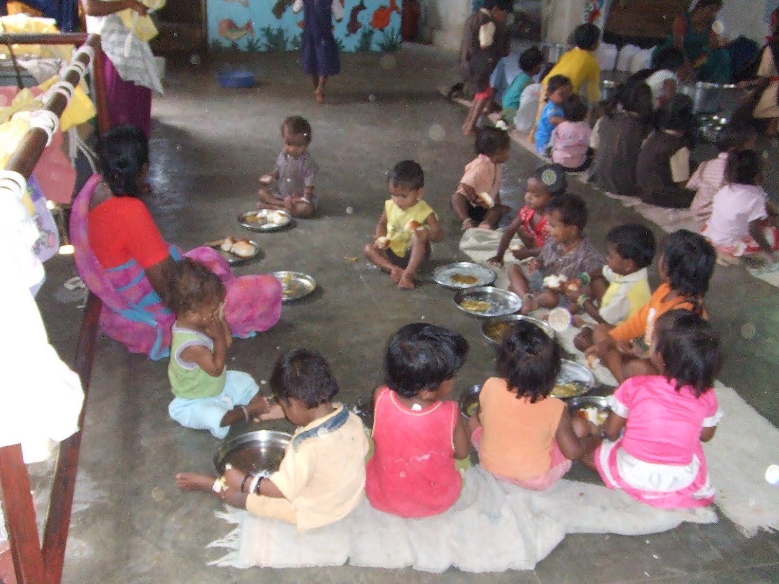 Hayley's Adventures in India: Creche and photos