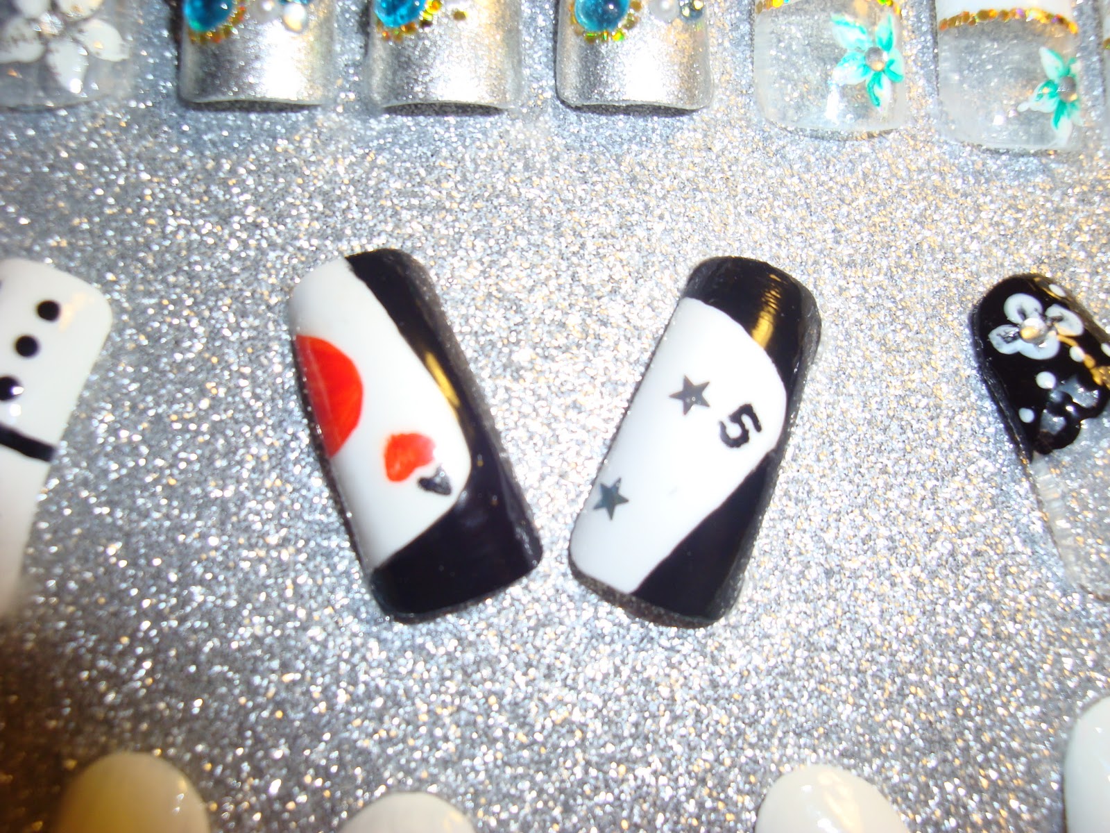 NailHolics / RT7 Total Beauty Salon: 2D Nail Designs by Min