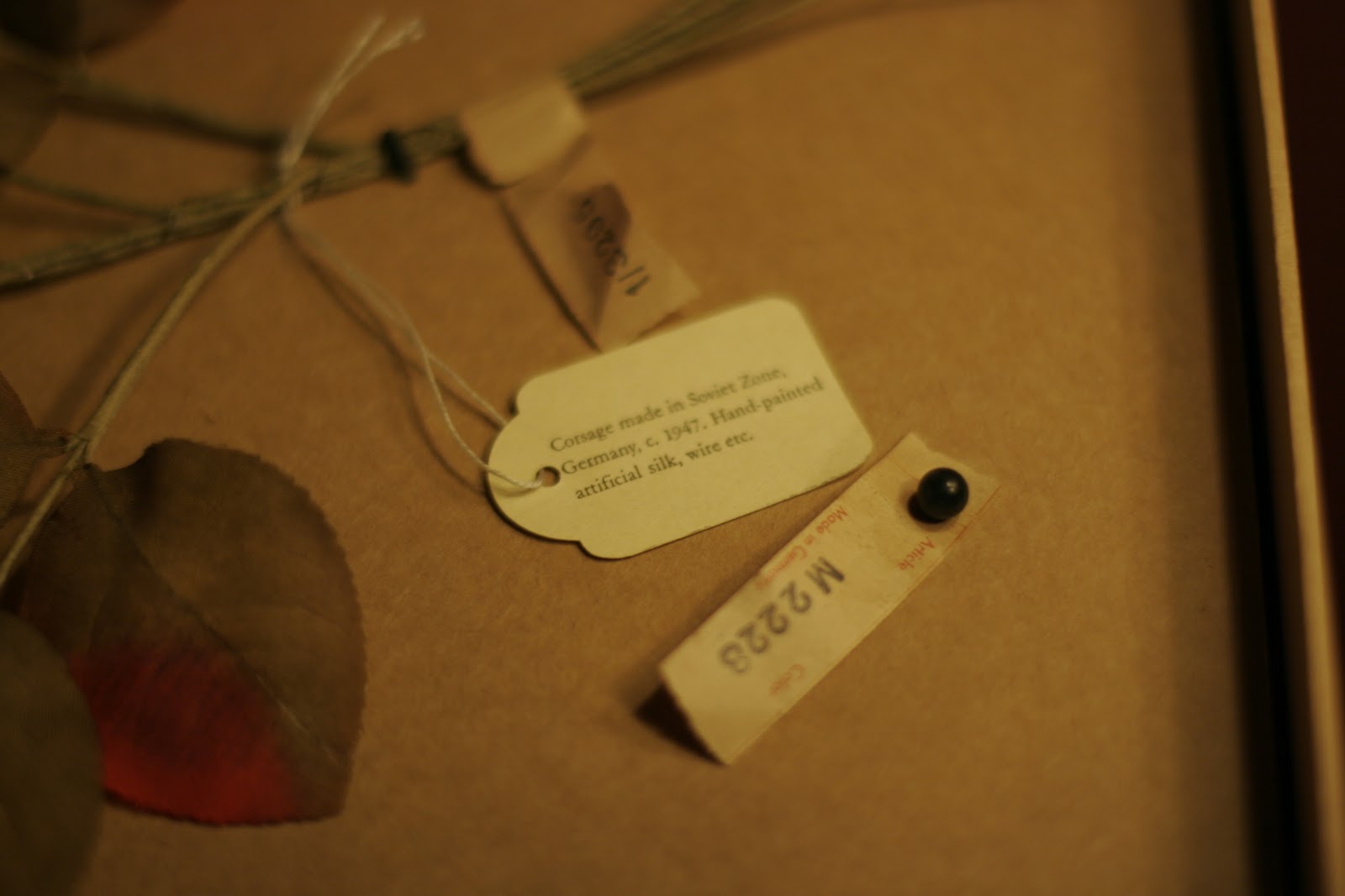 days fall like leaves: Susan Hiller - Residue (Left Over)