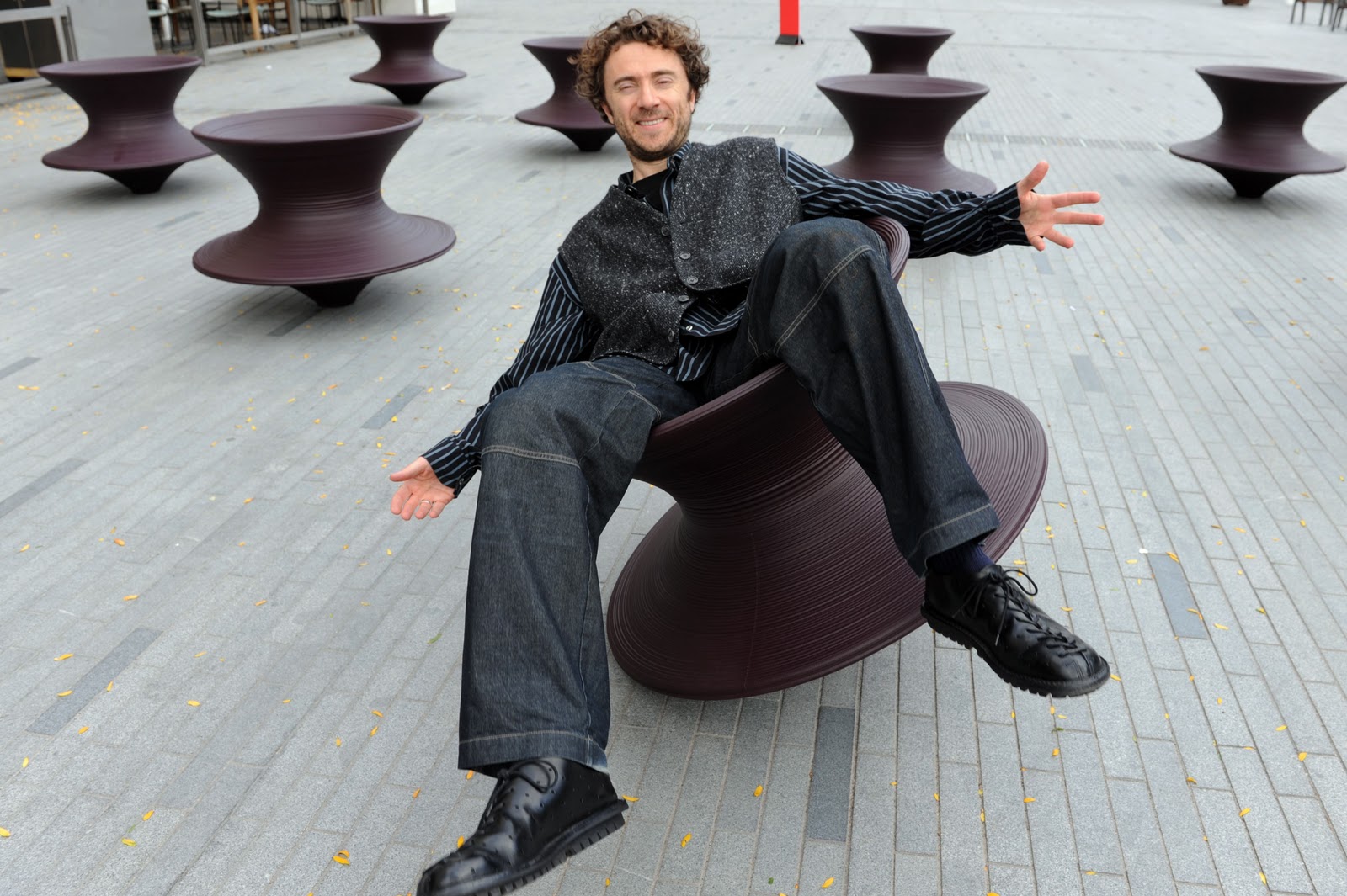 Sedia trottola designer Thomas Heatherwick