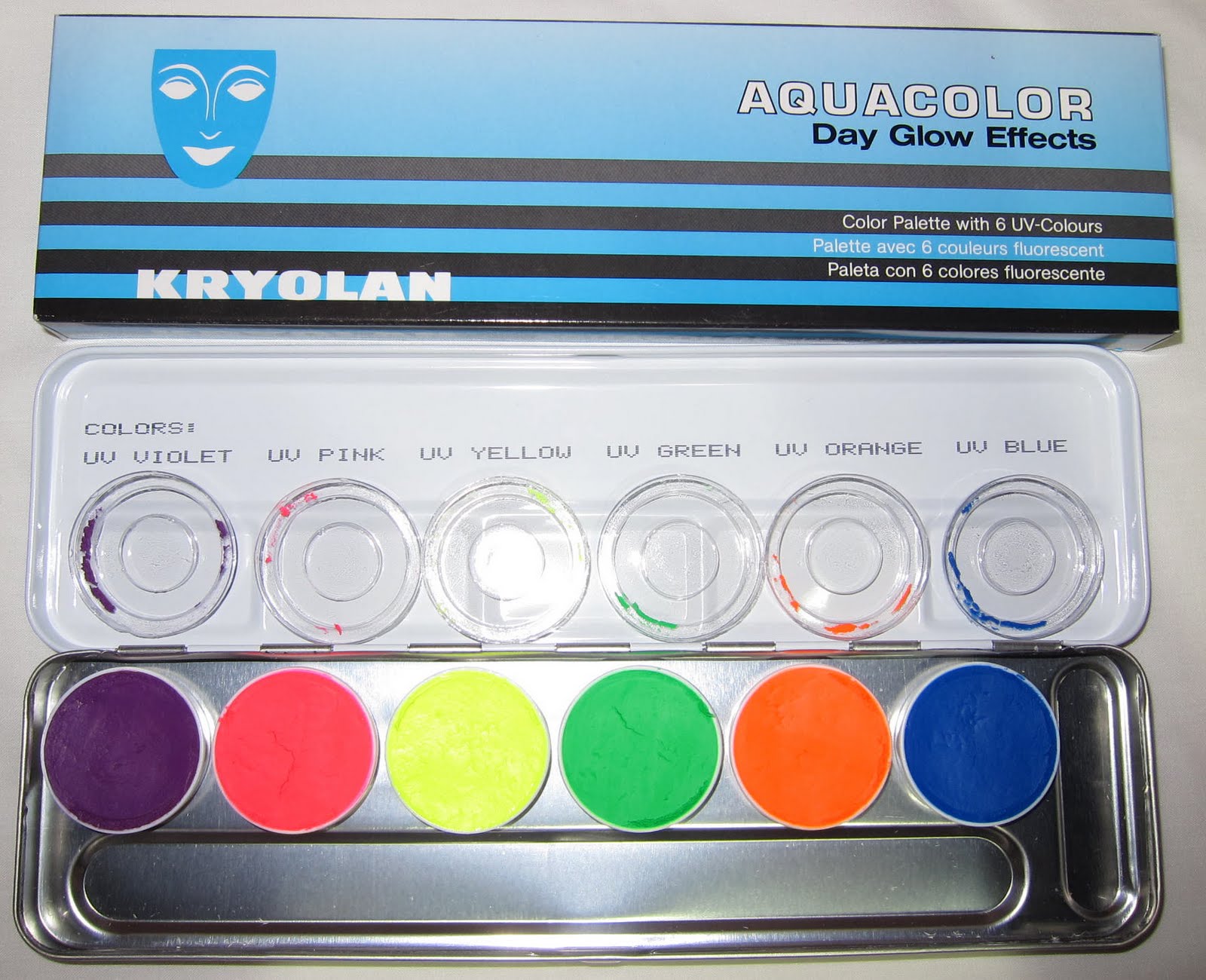 Beauty Junkie i.e Caby: Kryolan Aquacolor Day Glow Effects