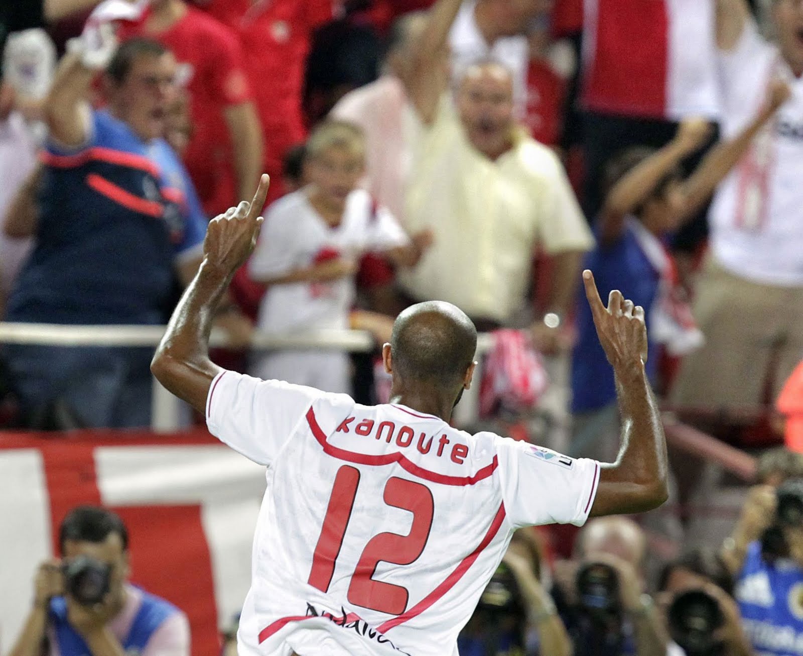 Latidos de Nervión: Homenaje a Frederic Kanouté.