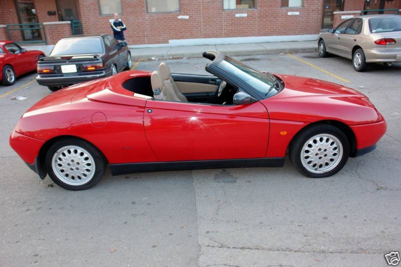 Grey in the USA: Alfa Romeo Spider and GTV (type 916) in the USA