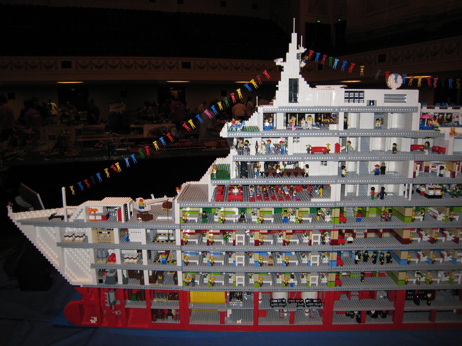 APORVELA: Barco do Amor em Lego