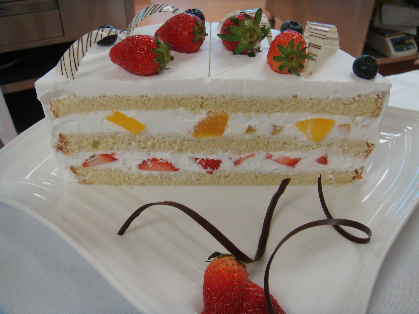 Yummy Baking: Snow-White Fruit Cake