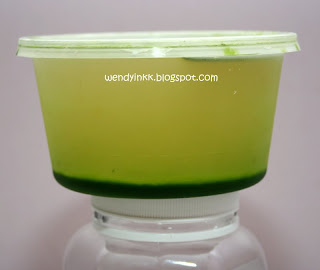 Table for 2.... or more: How to get concentrated Pandan Juice