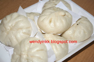 Table for 2.... or more: April 2008