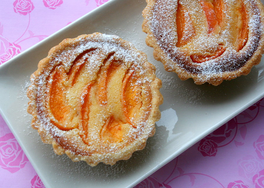 Table for 2.... or more: Fresh Apricot Almond Tarts