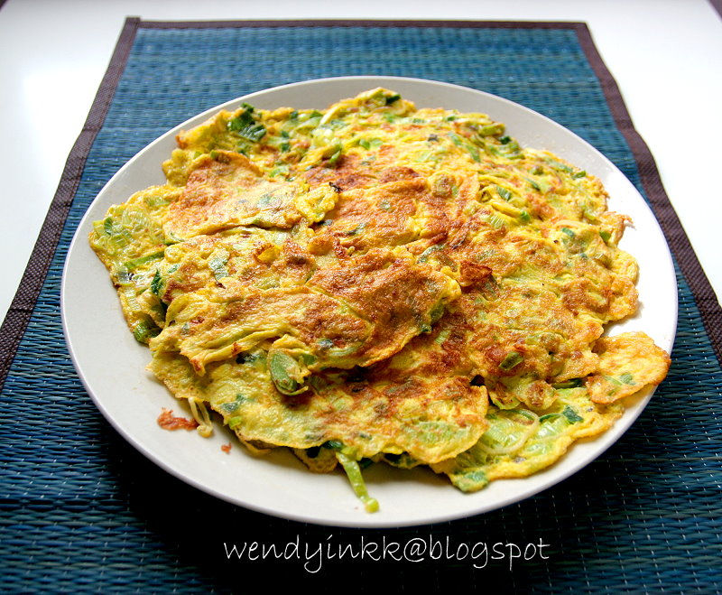 Table for 2.... or more: Leek Omelette and Vote for the Winner!!!