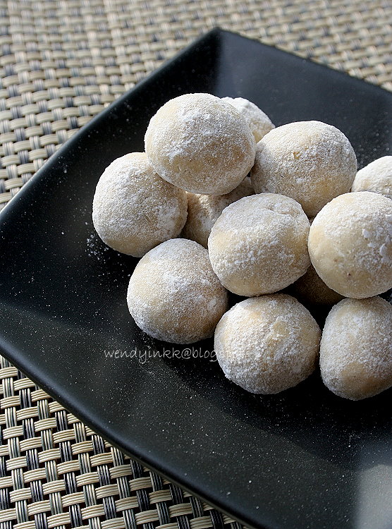 Table for 2.... or more: Chestnut Cookies
