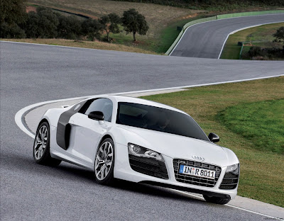 Video: The Audi R8 5.2 FSI quattro - A new dimension in dynamics ...