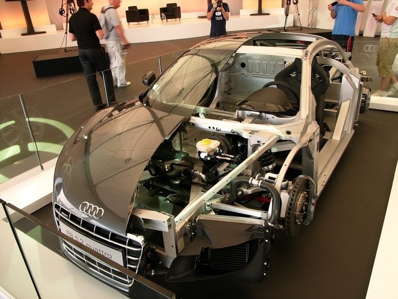 Audi R8 5.2 V10 Live Cross-Section | quattroholic.com