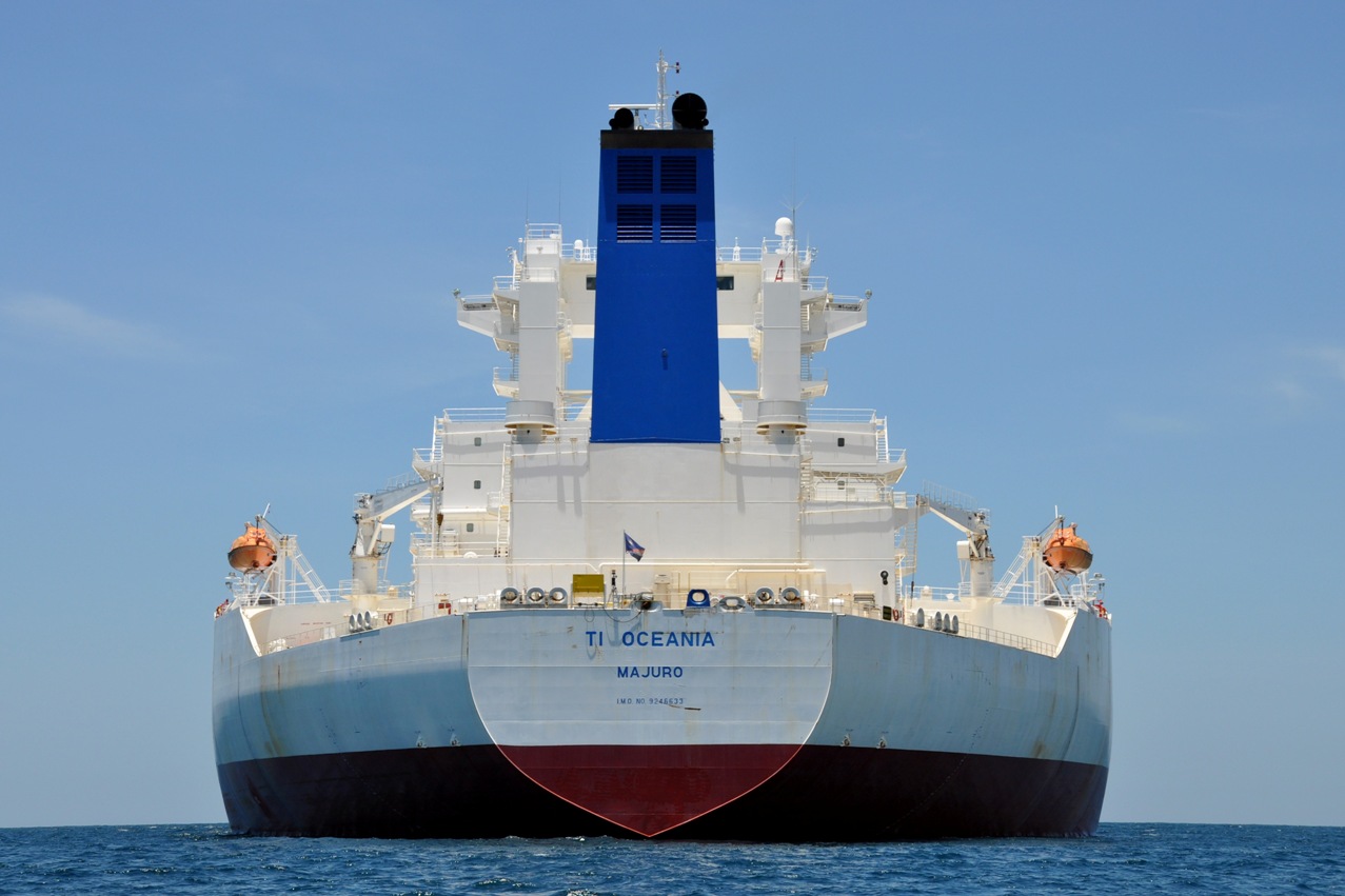 Santos Shiplovers: M/T TI OCEANIA / V7IG4 - Um ULCC que nunca virá a Santos