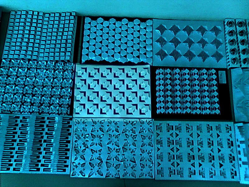 DE MOI et Á MOI: nirmana 3D dan colour theory