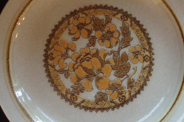 Vintage Treasure in Martinborough: Dinner time...Crown Lynn