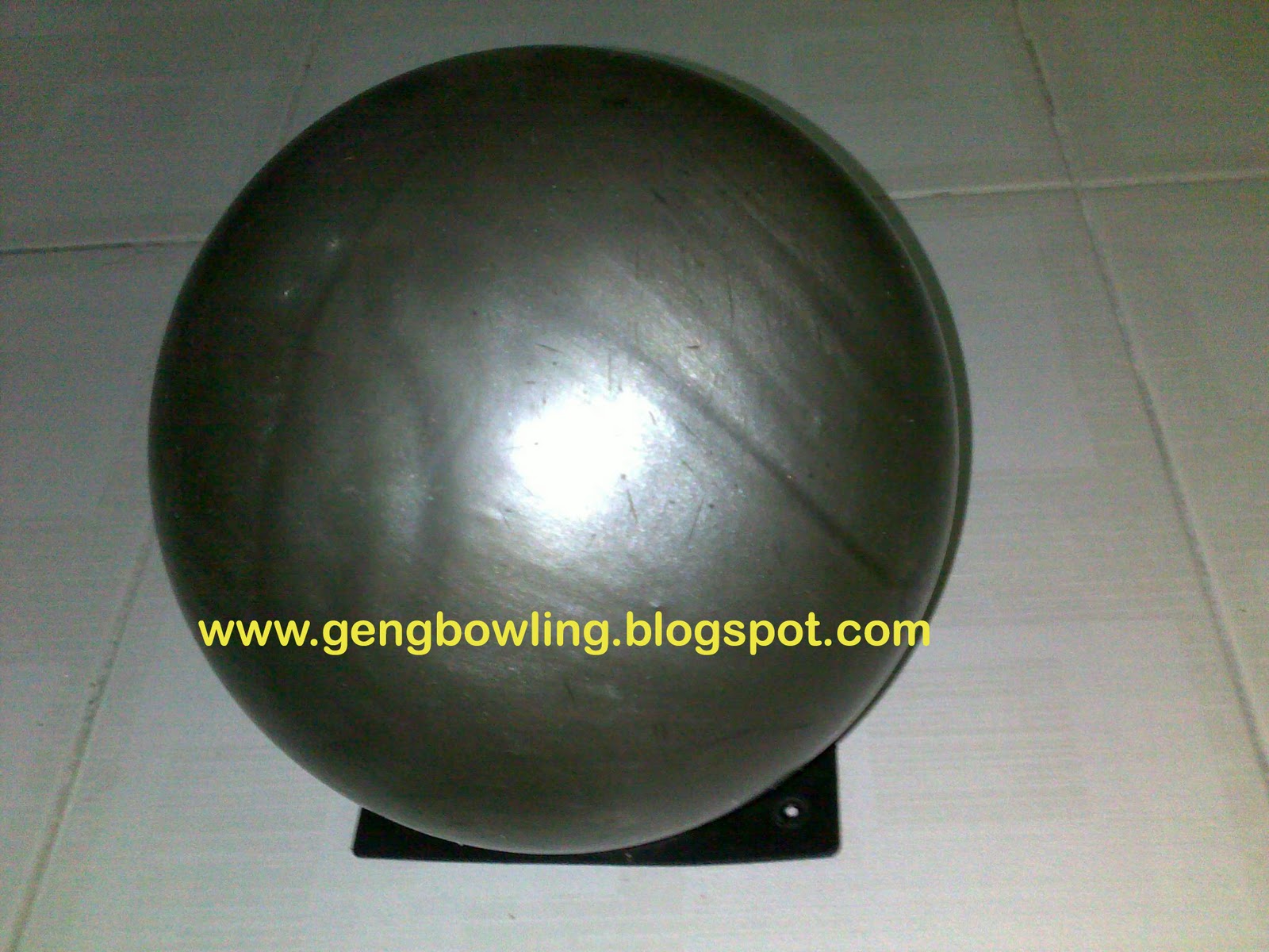 lizard eye bowling ball