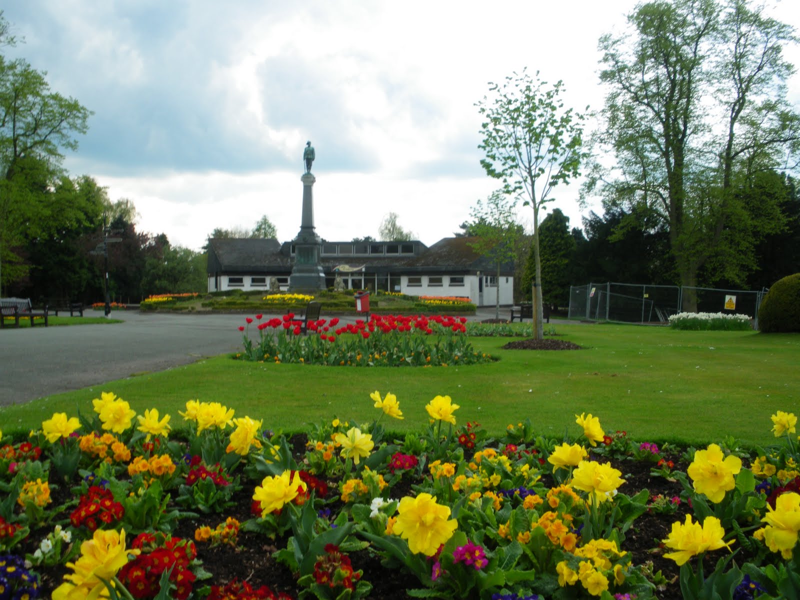 Queens Park Crewe: Friends Meeting