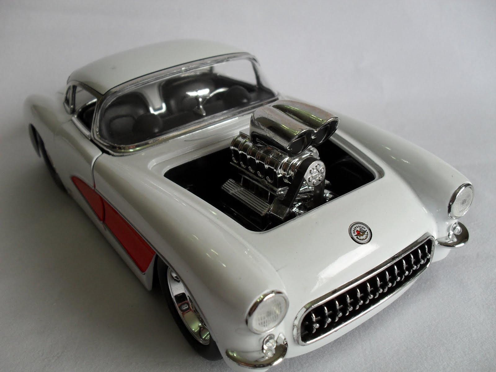 Coleção de carros em miniatura do Assis: Chevy Corvette 1957 - escala 1/24