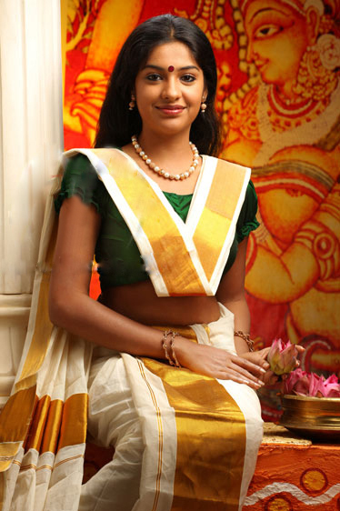 I SEE YOU: Archana Kavi in kerala saree photos