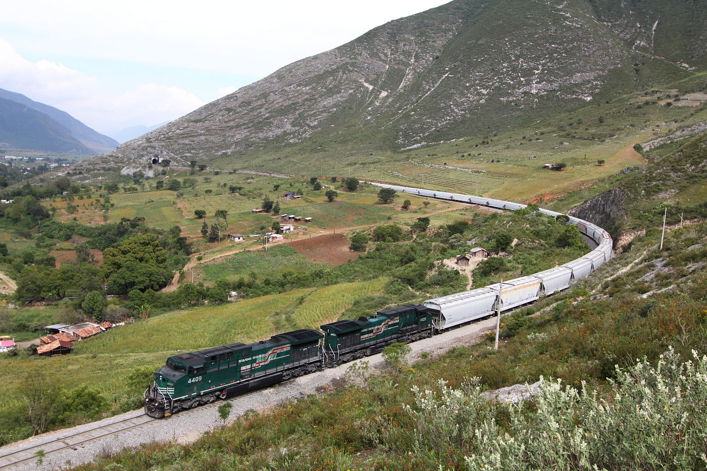 Mexican Railroads: Ferrosur - Linea S; The Mainline