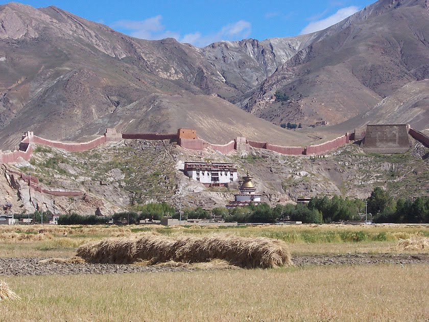 Intrepid Asia in Ninety Days with Flashbacks: Gyantse and the Kumbum