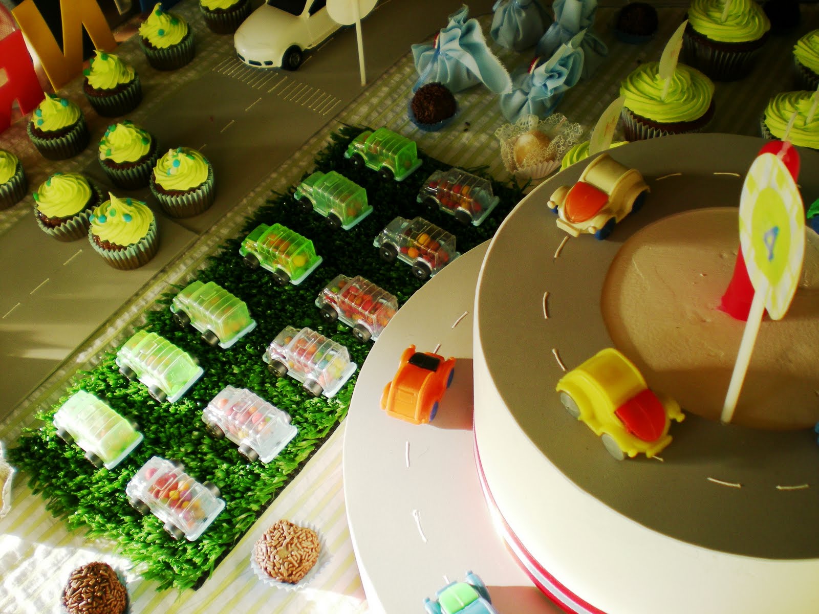 Elefante Colorido: Vrum, vrummmm!!