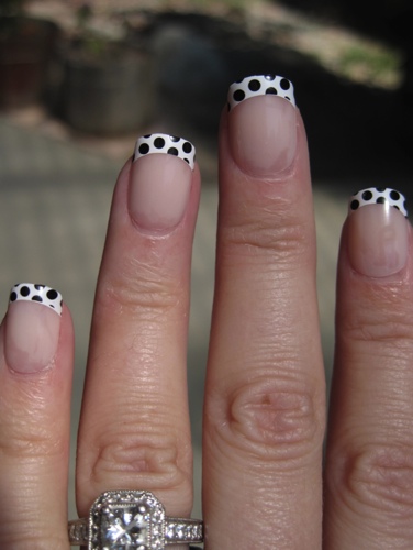 Nail Arts Spa: Light Dotted Nail Design