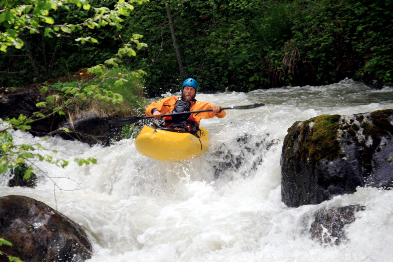 Eneko Yarza Kayak: PYRENEES (eng)