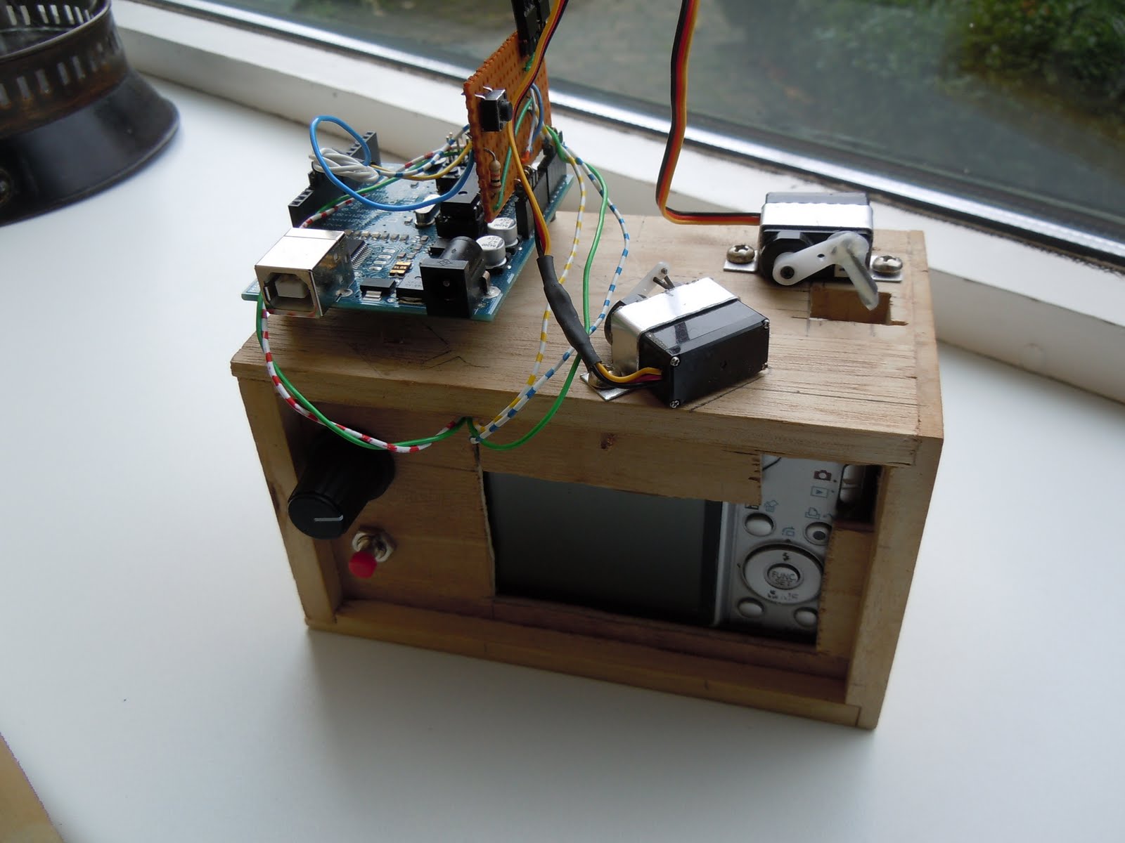 Arduino - TheSimplePages: Time Lapse Photo rig with Arduino
