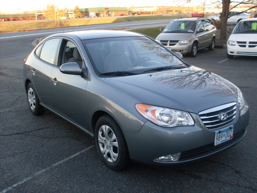 luisrideauto: 2010 Hyundai Elantra GLS, 4door 2.0 Liter 4 cyl 11K Miles!!!