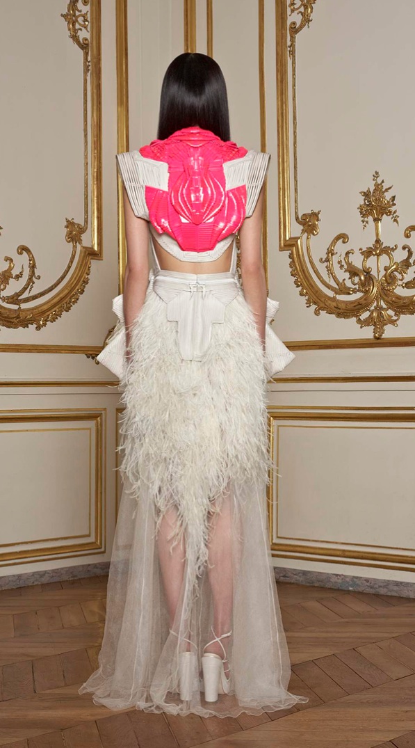 Givenchy's killer couture in Twitpics - DisneyRollerGirl