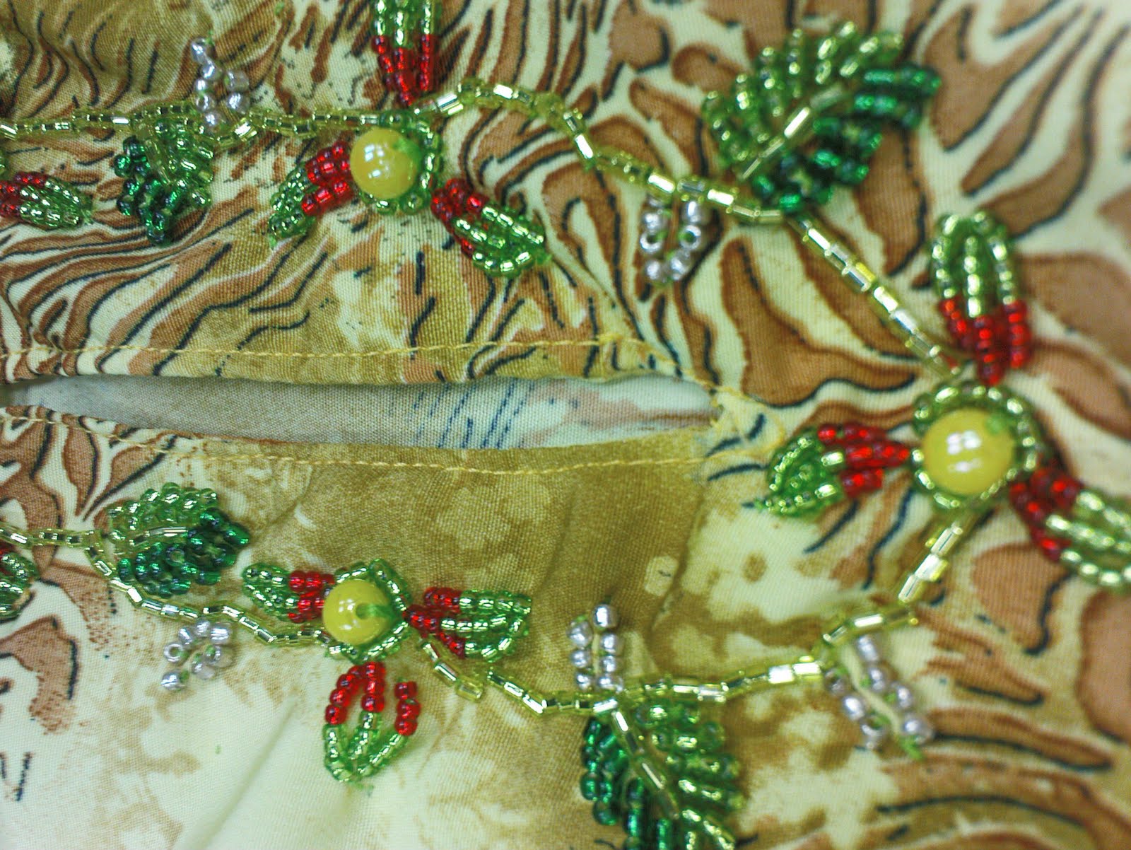 Sulaman Reben dan senikraff Lynnaz: sulaman manik seterusnya