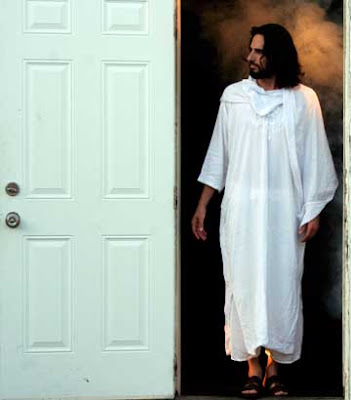 MOSHE HACMON ON THE WAY TO BABYLON: Moses plays Jesus