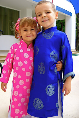 saigon today: Kids in áo dài to celebrate Tết