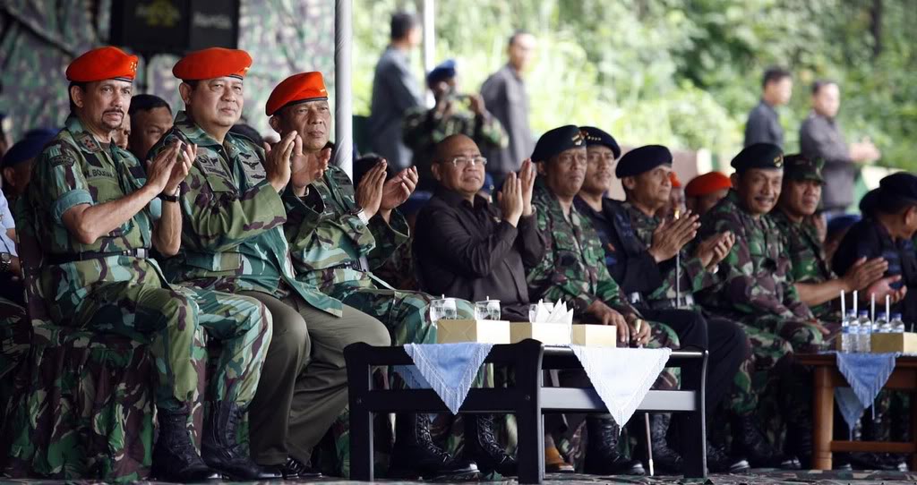 PASUKAN KHUSUS TNI ~ INDONESIA DAN DUNIA