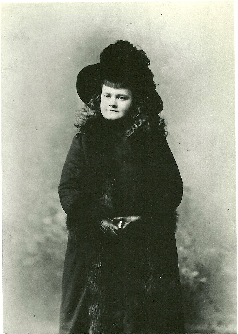 Heirlooms Reunited: 2 Photos of Young Girl IDed as Alice Carter (1878-1959)