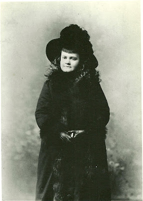 Heirlooms Reunited: 2 Photos of Young Girl IDed as Alice Carter (1878-1959)