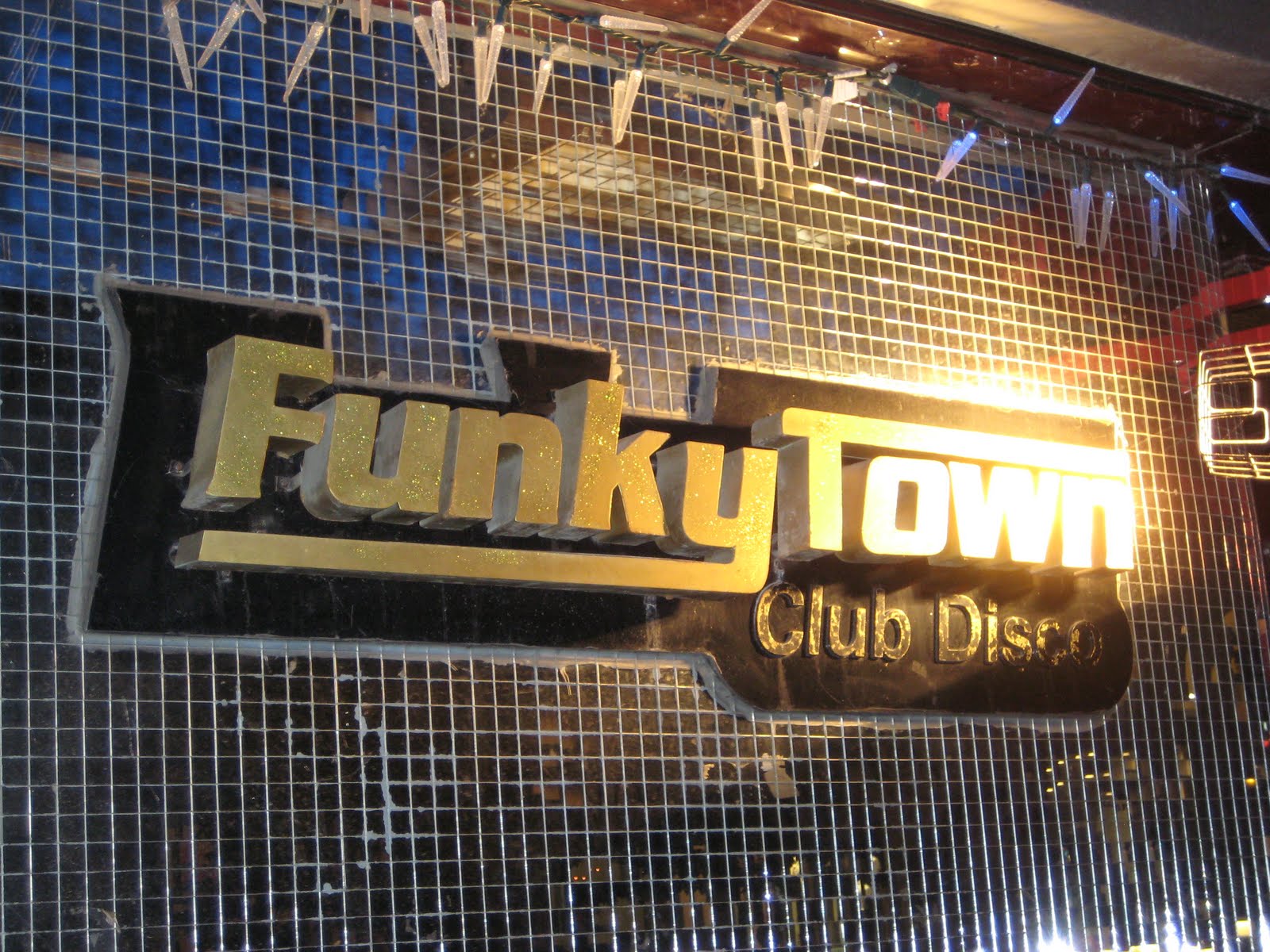 Save Pleasure Island Blog: Club Reports: Funkytown (Montreal)