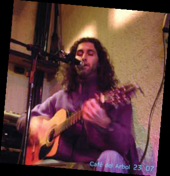 Canciones Confidenciales: Christian Schnack, Un beso abre caminos ...