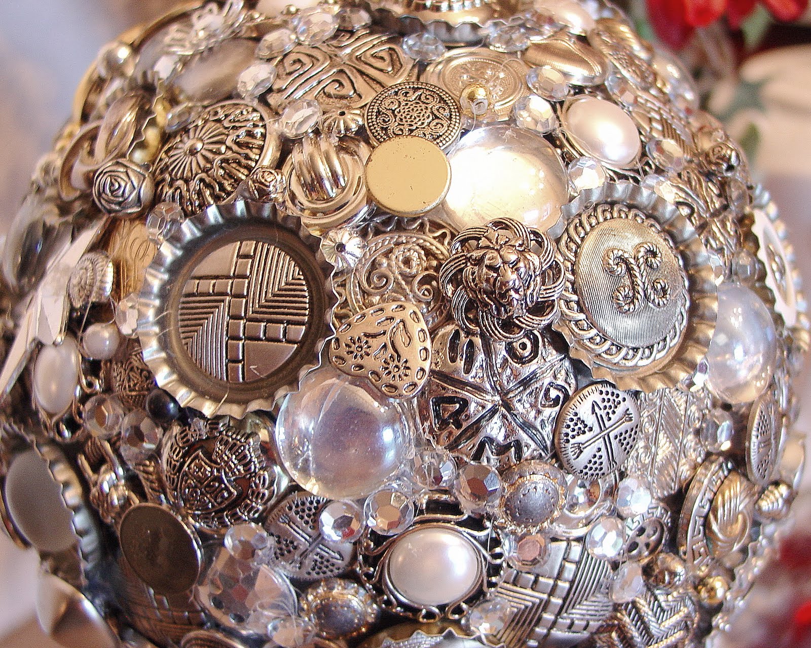Make The Best of Things: Silver Button Blingy Decor Ball