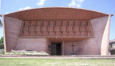 Ideas for Brick Architecture: Eladio Dieste - Cristo Obrero church in ...