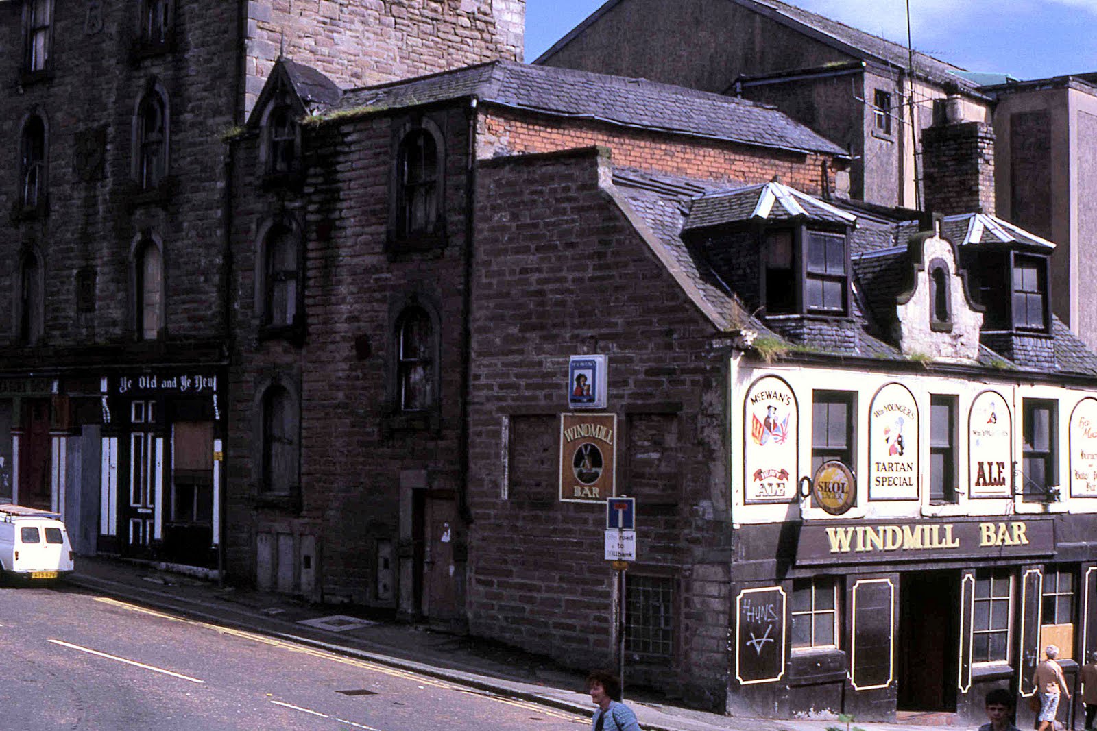 RETRO DUNDEE: WINDMILL BAR - HILLTOWN - 1985