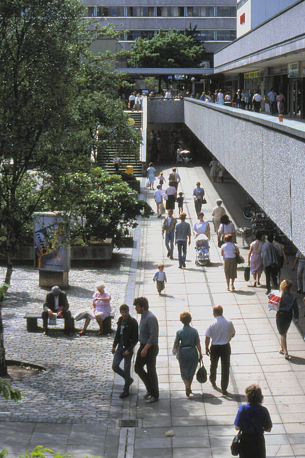 RETRO DUNDEE: THE OVERGATE - 1987