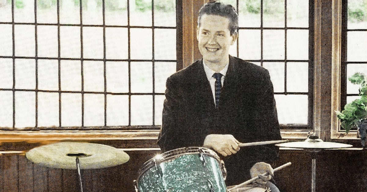 RETRO DUNDEE: DAVE SINCLAIR ON DRUMS