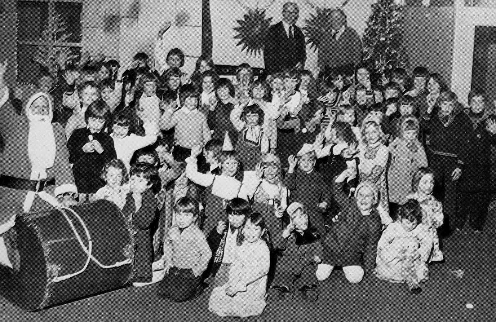 RETRO DUNDEE: DC THOMSON'S XMAS PARTIES - 1976