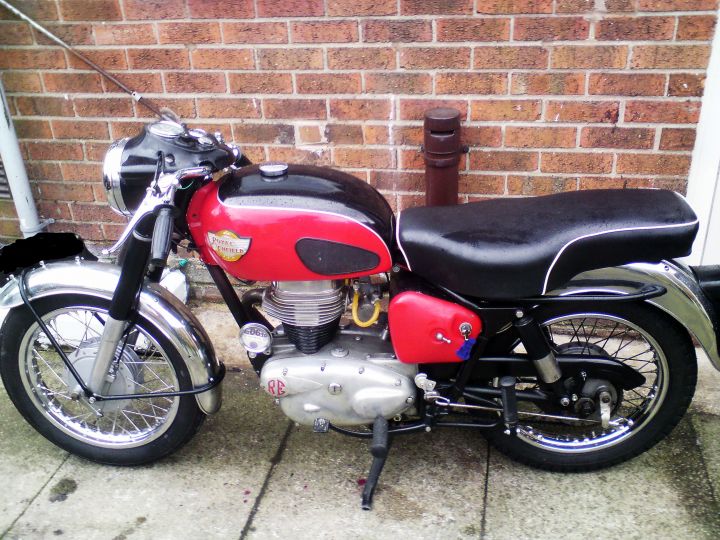 tonup boys: royal enfield crusader sports 250 cc 1960