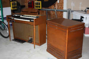 That 70s Home: Organs
