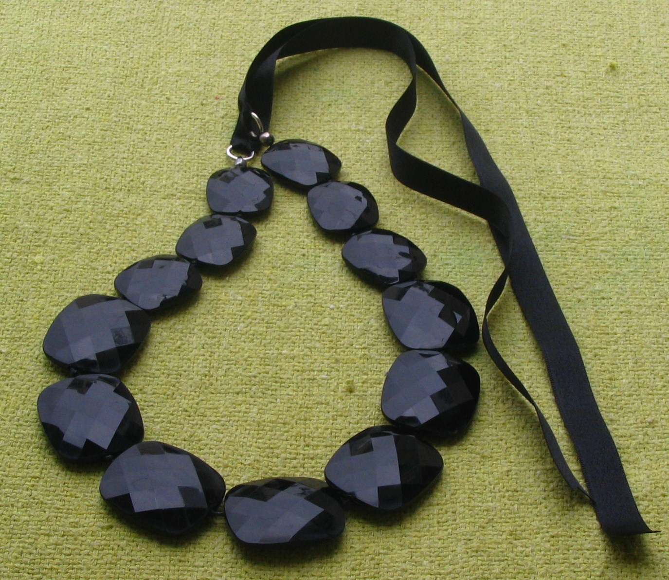 bijoux de edição limitada: colares curtos