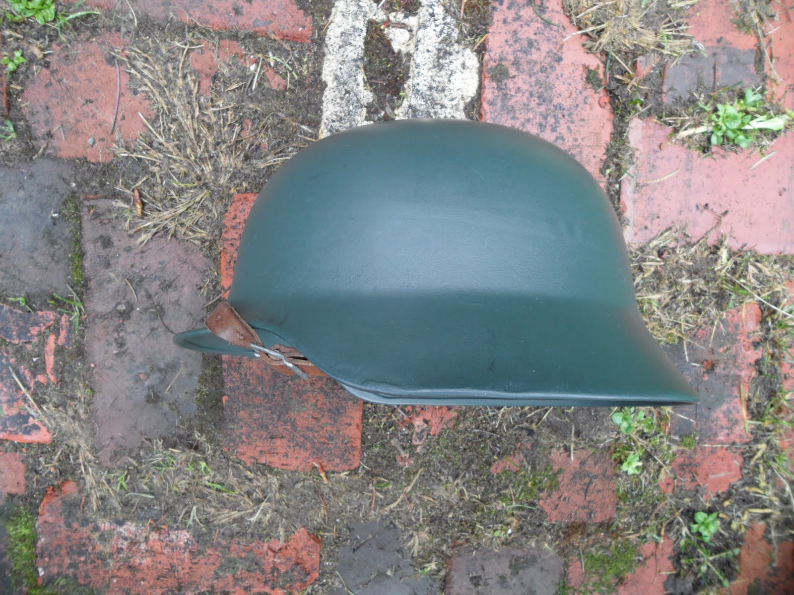 Four Bees: Bundesgrenzschutz M-53 Stahlhelm, BGS M-53 Helmet